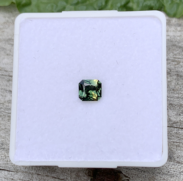 Australian Sapphire Green Yellow Radiant 0.85 carats – Langford Gems